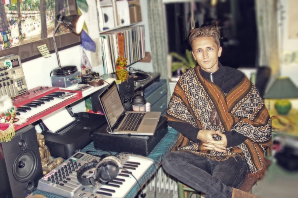 BS0xtra with Alpha Steppa | Contact